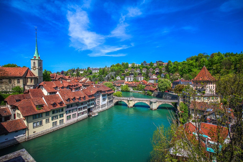 Visit Switzerland's Bern Old Town & See Why The Medieval Town Is UNESCO ...