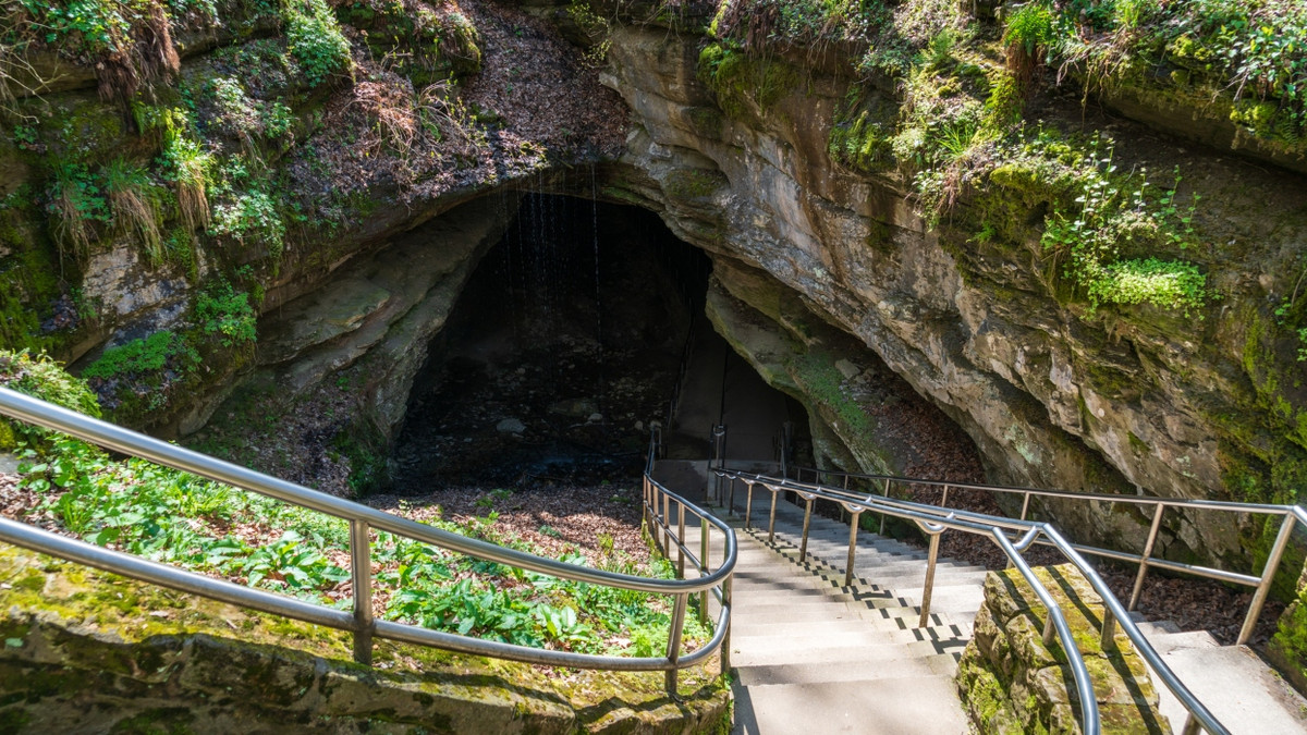 10 Of The Riskiest Caves You Can Explore In The U.S.