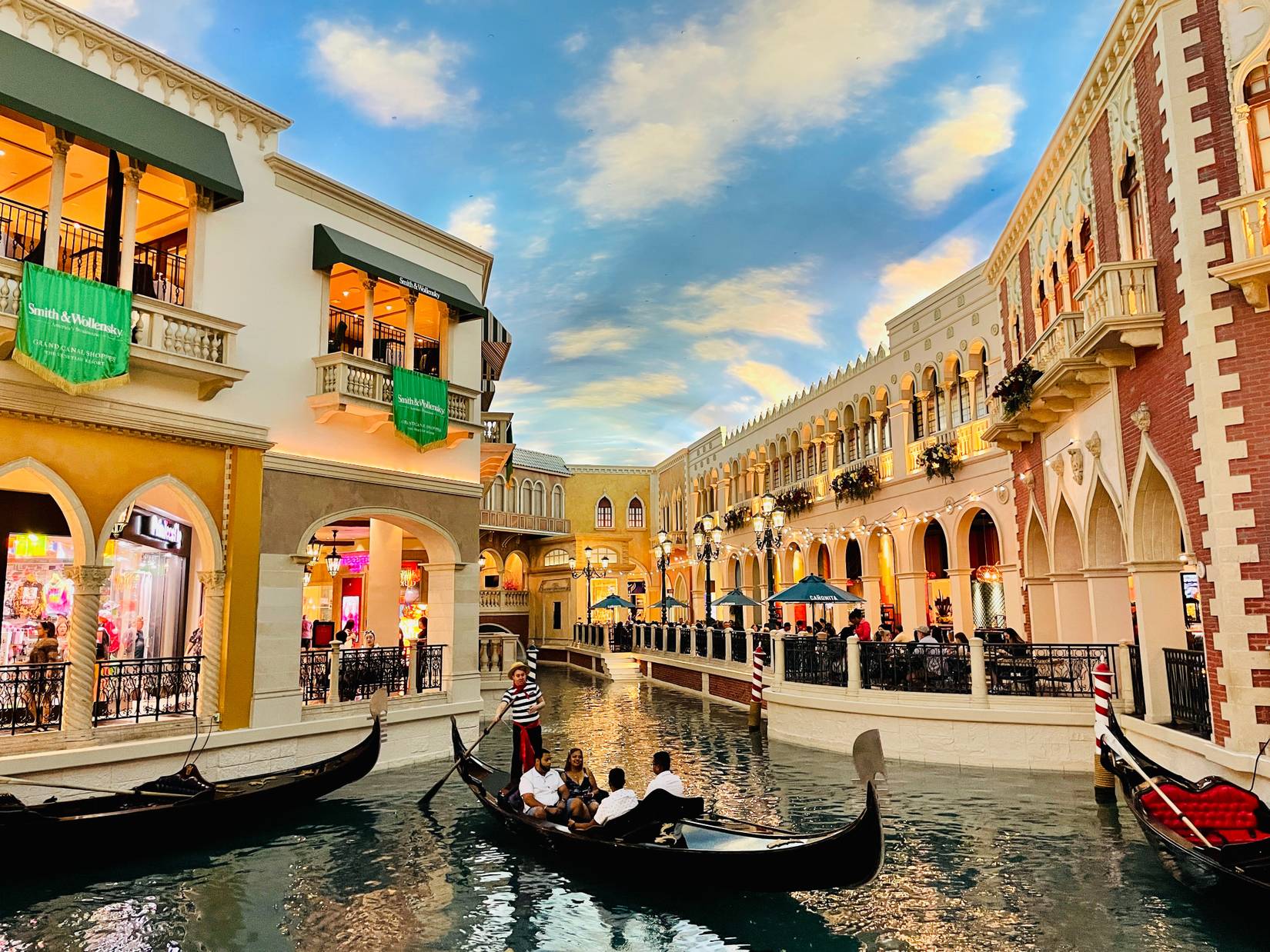 12 Best Hotels In Las Vegas To Ignite Your Sin City Adventure