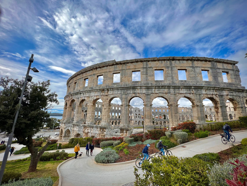Here Are 10 Roman Ruins & Structures Still In Use