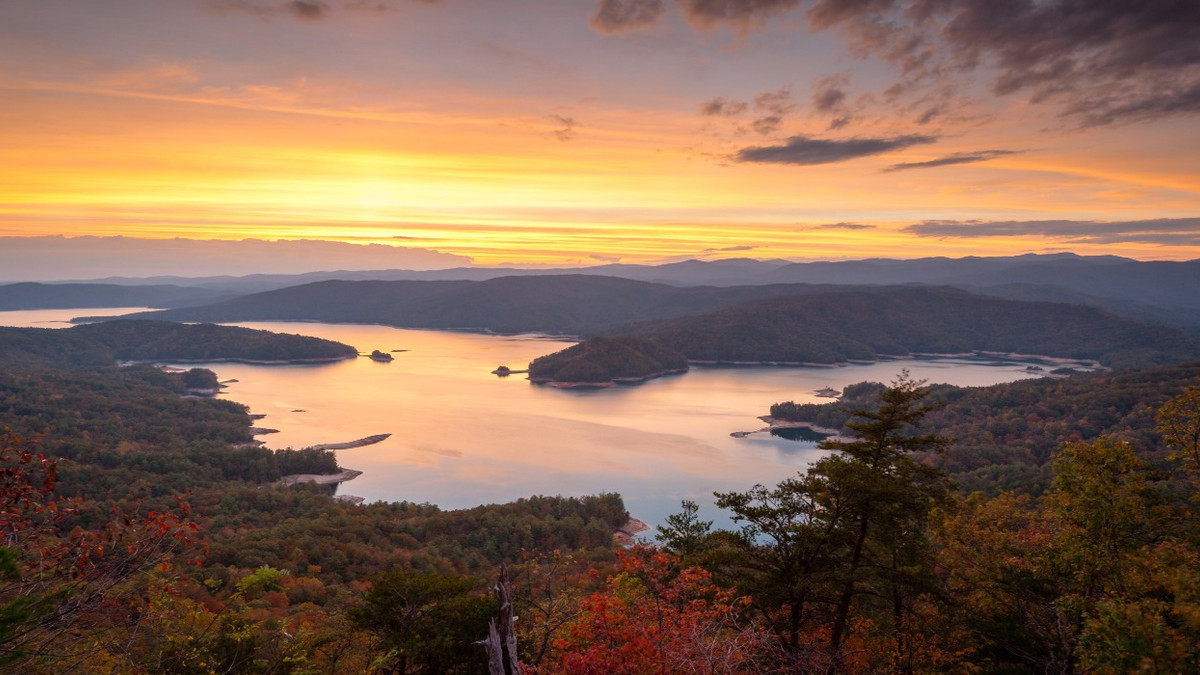 10 Carolina Mountain Vacations That Define 'Scenic Beauty' In The South