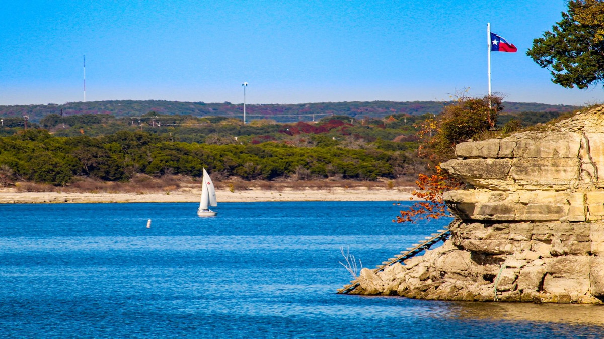 10 Lakes Near Austin That Are Worth Leaving The City To Visit