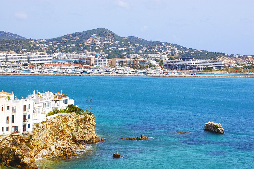10 Beautiful Vacation Spots In Spain That Won't Break The Bank