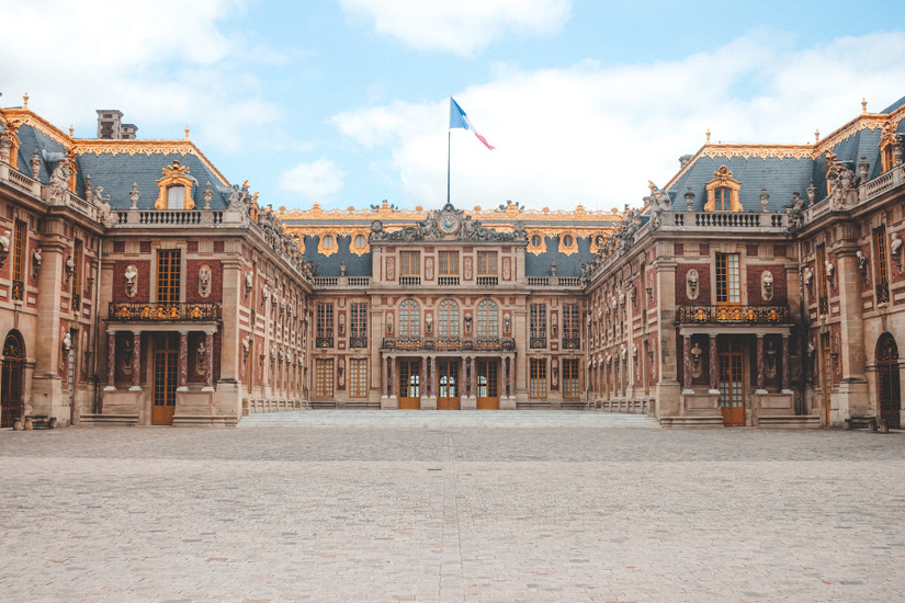 10 Great Palaces Around The World Everyone Needs To See