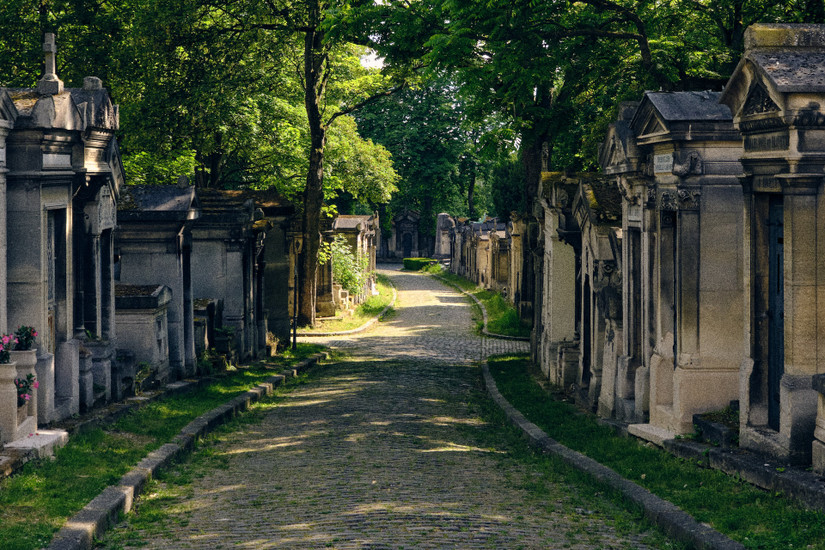 10 Beautiful Cemeteries That Defy All Logic When It Comes To Scenery