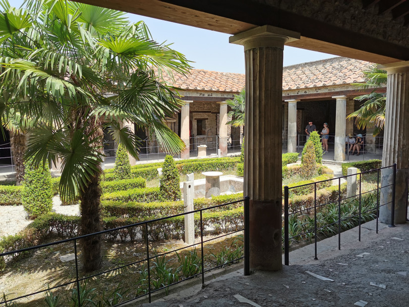 See Frescos Of The Odyssey & Iliad (Troy) At This Preserved Roman ...
