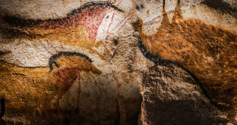 10 Caves Around The World Where You Can Find Fascinating Prehistoric ...