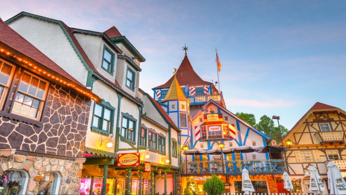 10 Summer Towns That Look European But Are Right In The U.S.