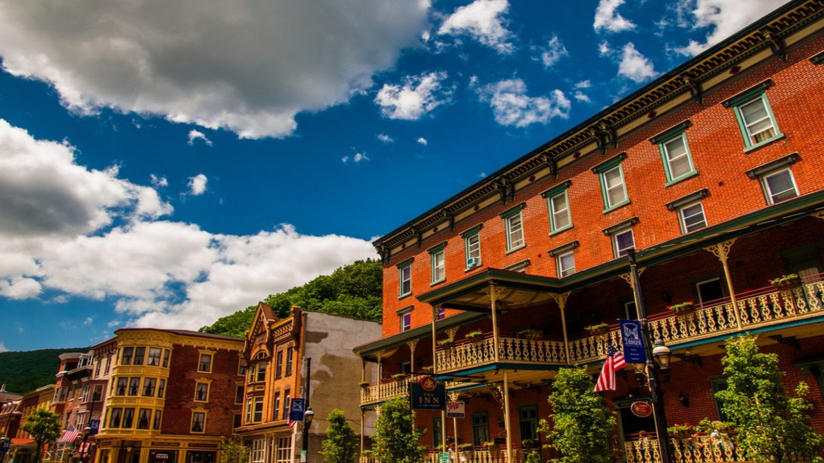 10 Peaceful Poconos Towns That Have Us Dreaming Of Summer In Pennsylvania