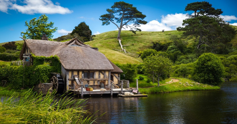 Go Inside A Hobbit House In New Zealand's Hobbiton