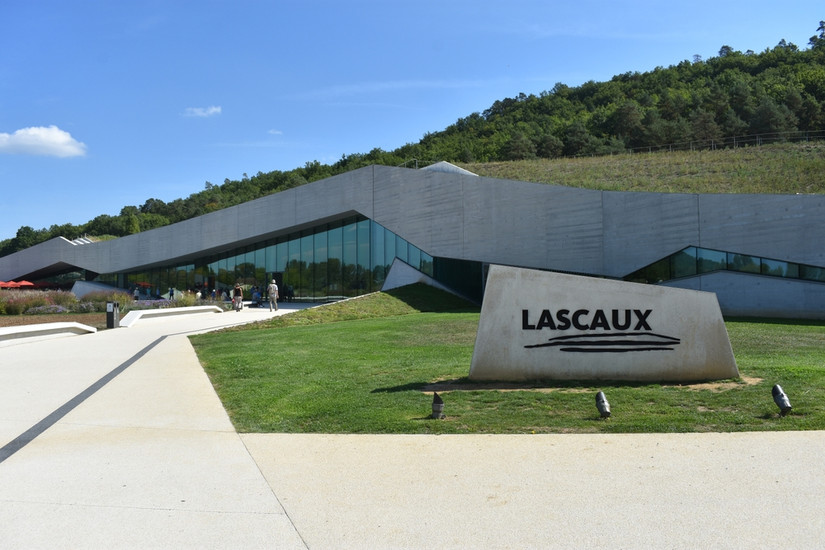 You No Longer Need To Visit The Lascaux Caves To Tour Them, Here's How