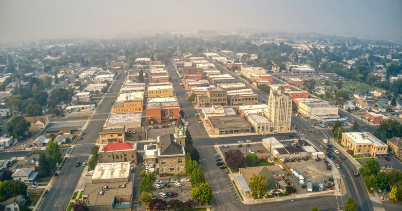 10 Of The Least-Crowded Towns In Oregon To Catch The Fall Foliage