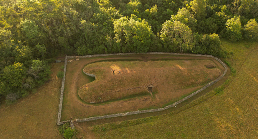 10 Ancient Archeological Sites To Explore In (And Around) Stonehenge