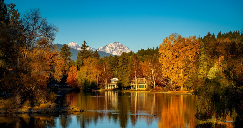 AI Has Named America's 5 Most Beautiful Places To Retire, And #1 Wasn't ...