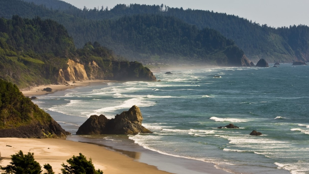 10 Oregon Coast Hotels To Book For A Remarkable Fall Getaway
