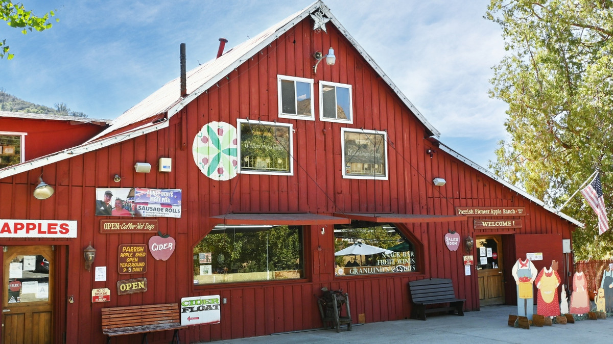 10 Of The Best Places To Go Apple Picking In The U.S. This Season