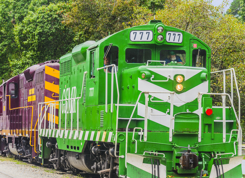 Great Smoky Mountains Railroad: What Makes This The Most Scenic Fall ...