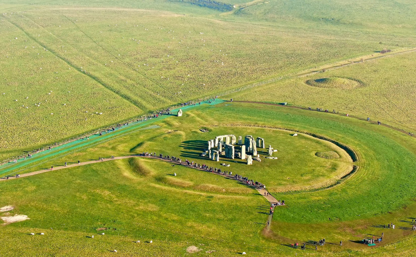 Silbury Hill Is The Largest Prehistoric Mound In Europe - The Size Of ...