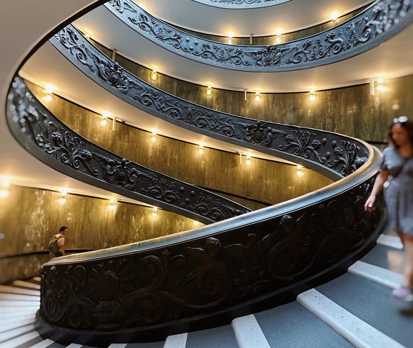 10 Famous Landmarks And How They Look From The Inside