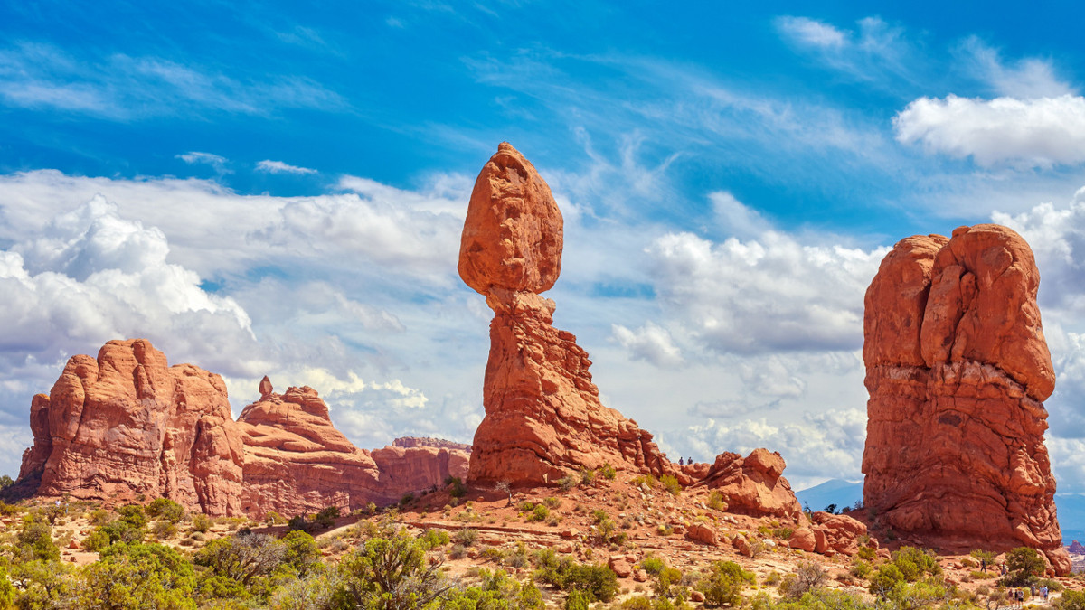 10 Incredible Balanced Rocks To Discover Around The World That Defy All ...