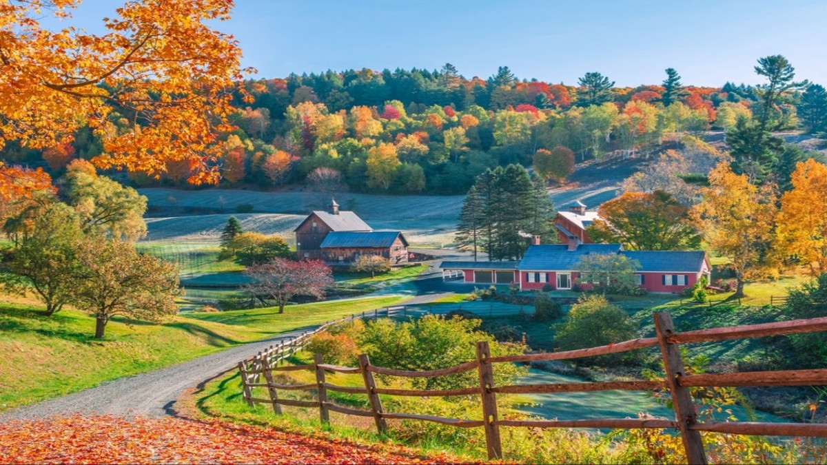10 Bed & Breakfast Inns In New England That Feel Like Fall