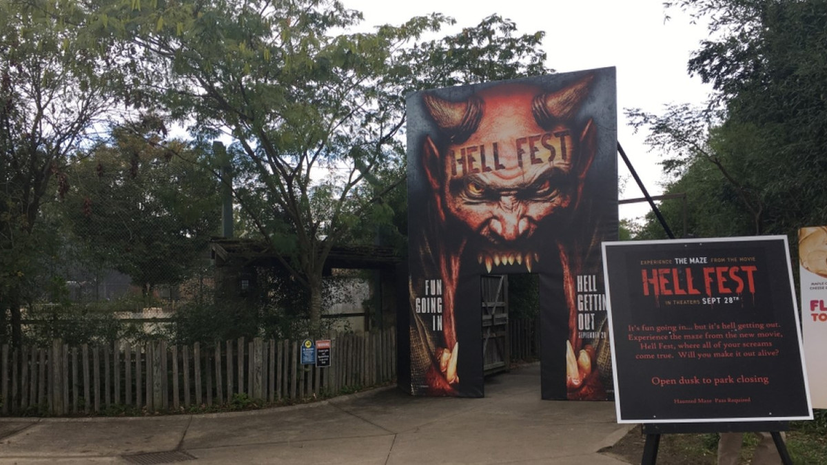 Fright Fest Six Flags: 10 Things You'll Experience In New England ...