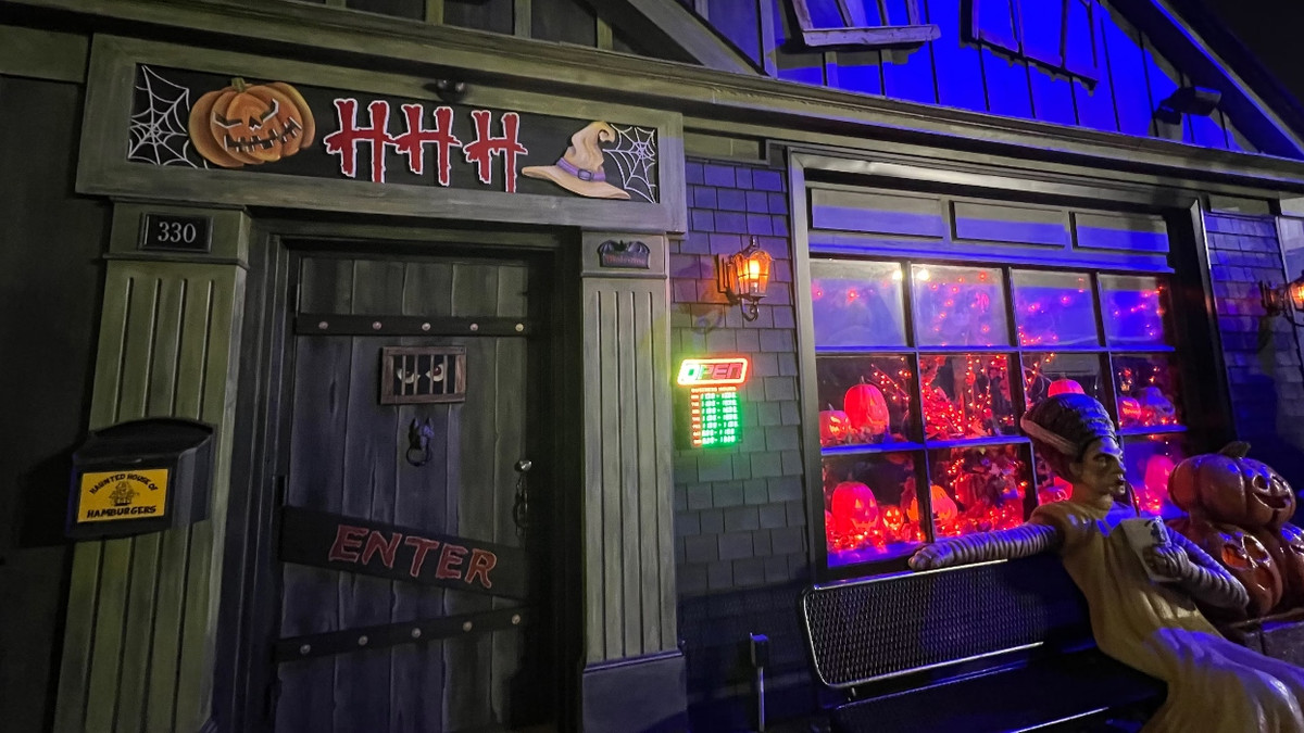 Here's What To Expect At Long Island's Haunted House Of Hamburgers