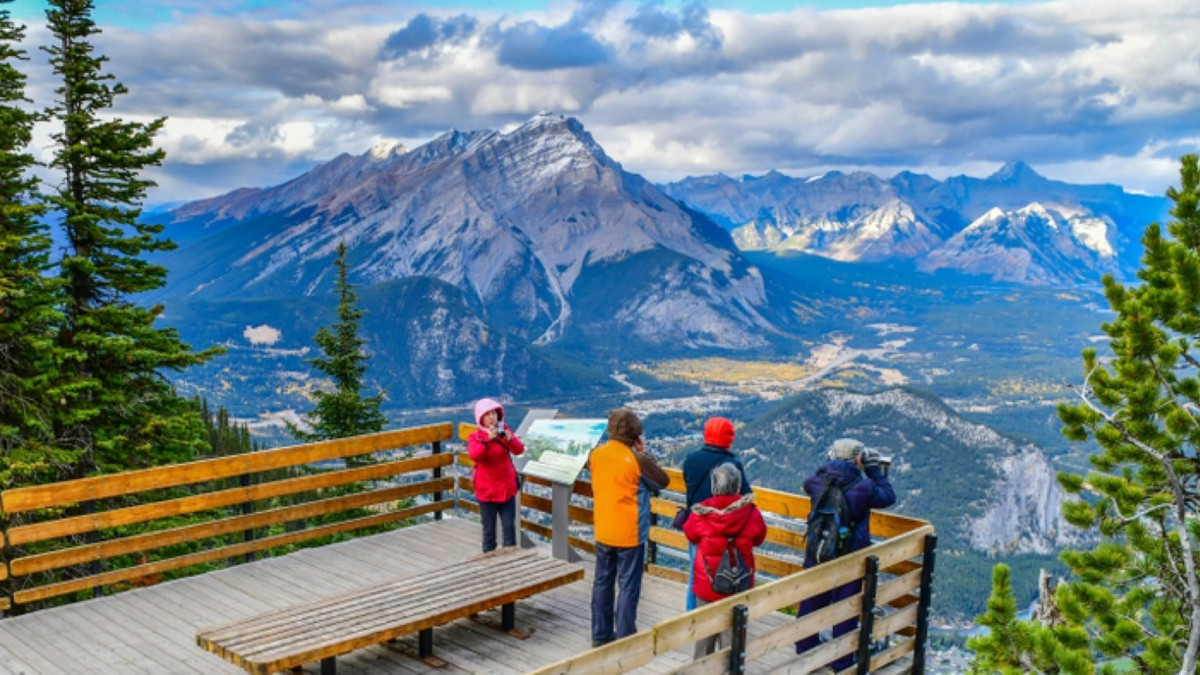 Visiting Banff In October? 10 Things To Do During Your Scenic Mountain ...
