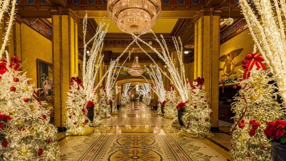10 Luxury Hotels That Go All Out For Christmas