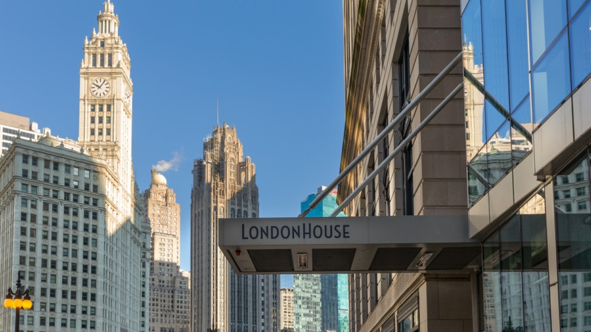 10 Best Historic Hotels In Chicago You Should Book