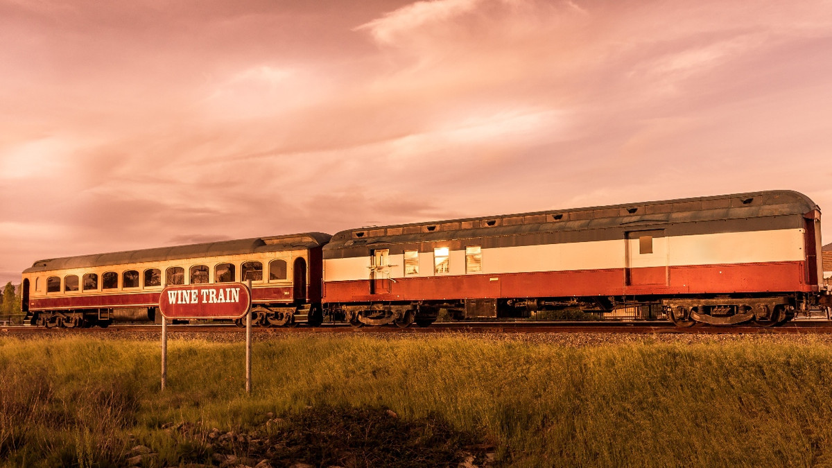 This Is One Of The Most Festive Holiday Train Rides In California