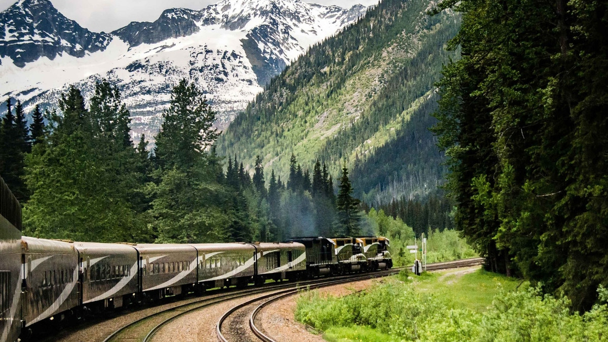 Train From Denver To Moab: How To Take This Scenic, Bucket-List Journey