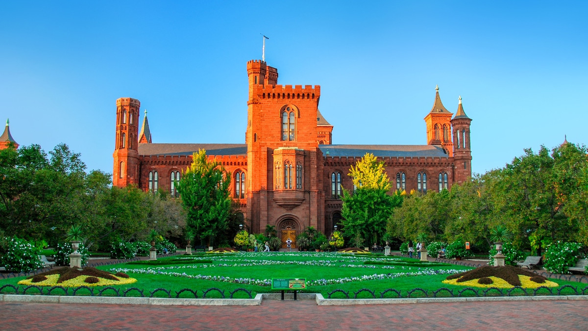 10 Spectacular Gothic Castles To Visit On The East Coast