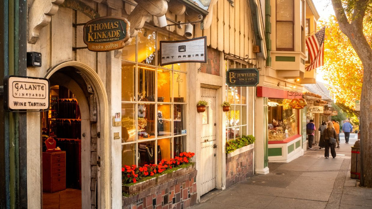 7 Amazing Small Town California Weekend Trips To Take In The Fall