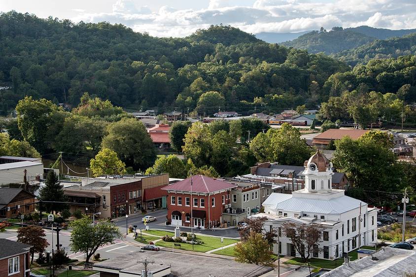 14 Adorable North Carolina Mountain Towns To Visit
