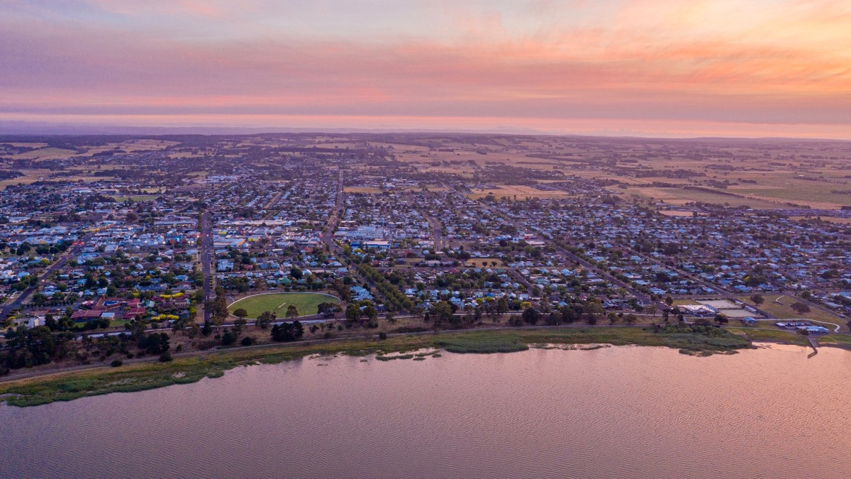 16 Beautiful Small Towns In Victoria, Australia