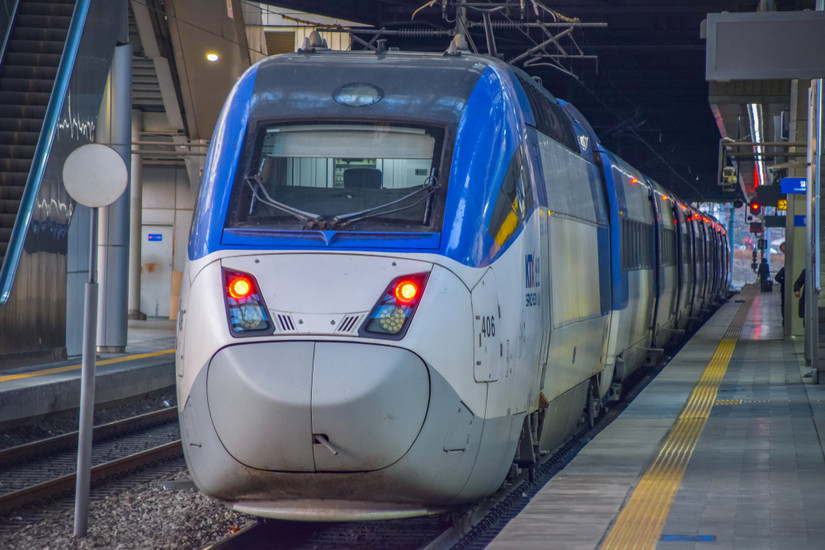 10 Fastest High-Speed Trains Around The World