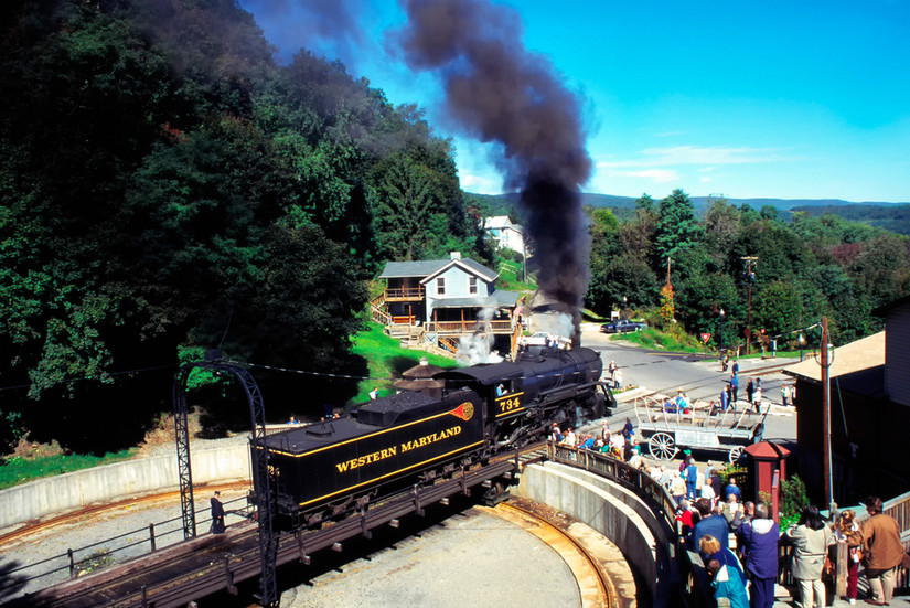 9 Small Towns To Retire For Less Than $4,000 A Month
