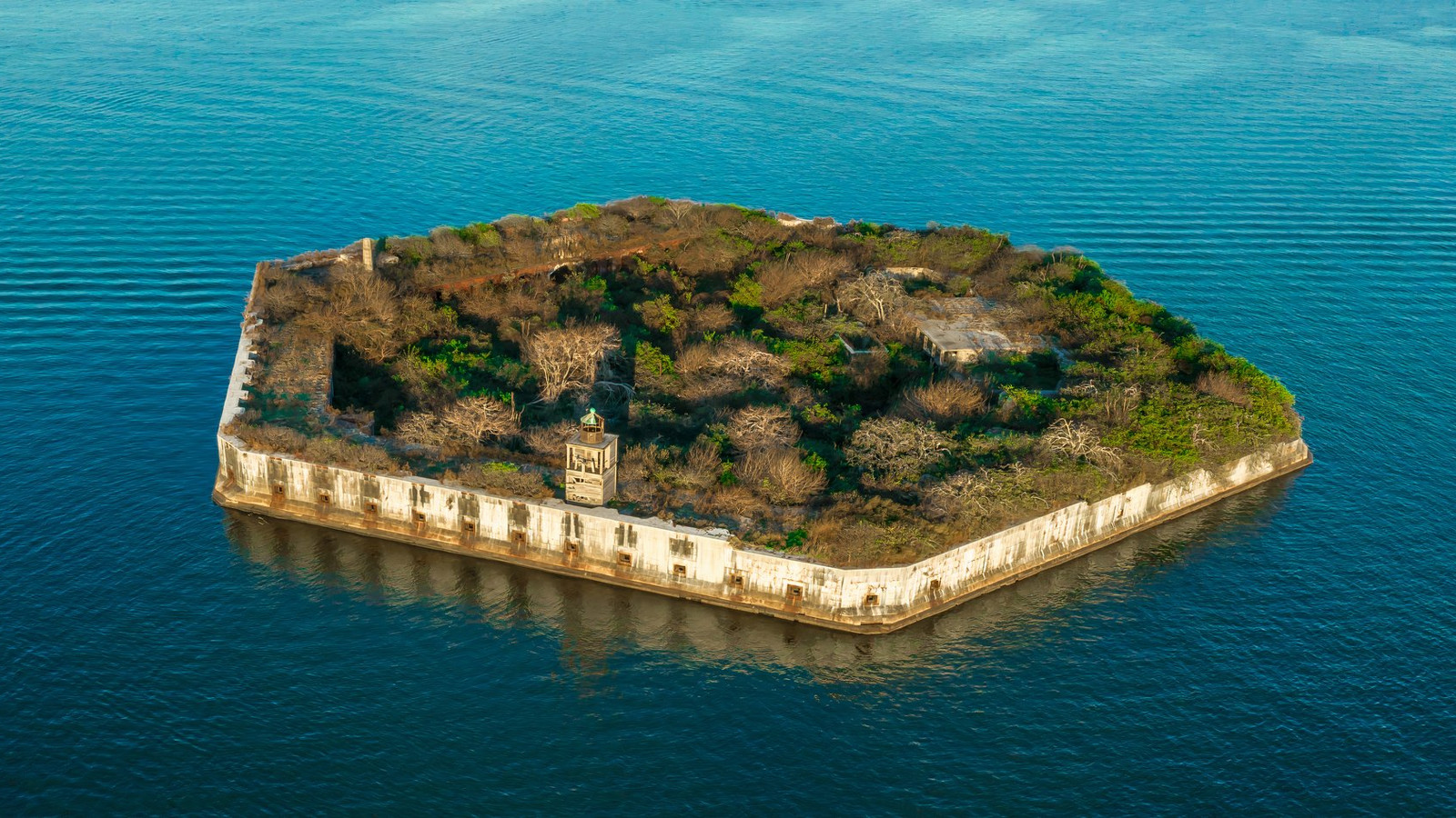 America's Abandoned Artificial Island Fort Is Entirely Off Limits