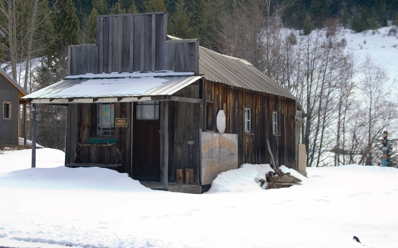 7 Ghost Towns You Can Actually Visit In Washington