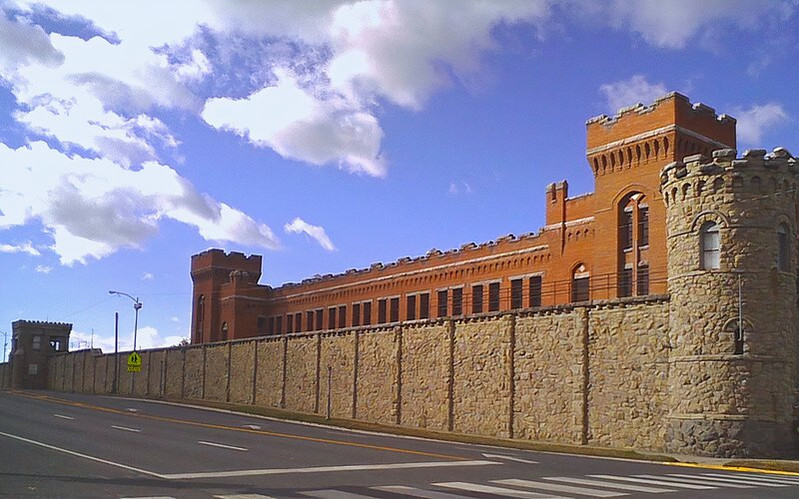 7 U.S. Penitentiaries That Are Eerie To Visit