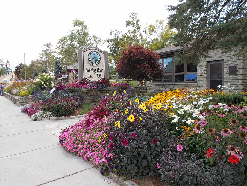This Hidden Gem Blue Ridge Mountain Town Is the Perfect Cure to ...