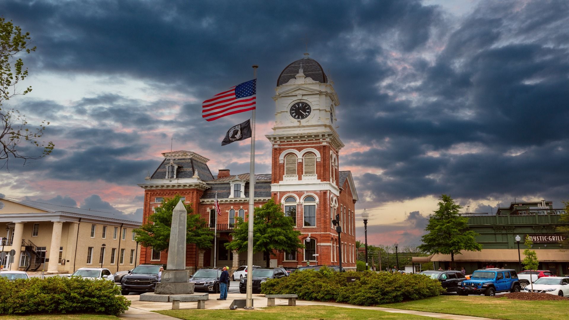 8 Coastal Towns That'll Make You Feel Like You're In Netflix's "Outer ...