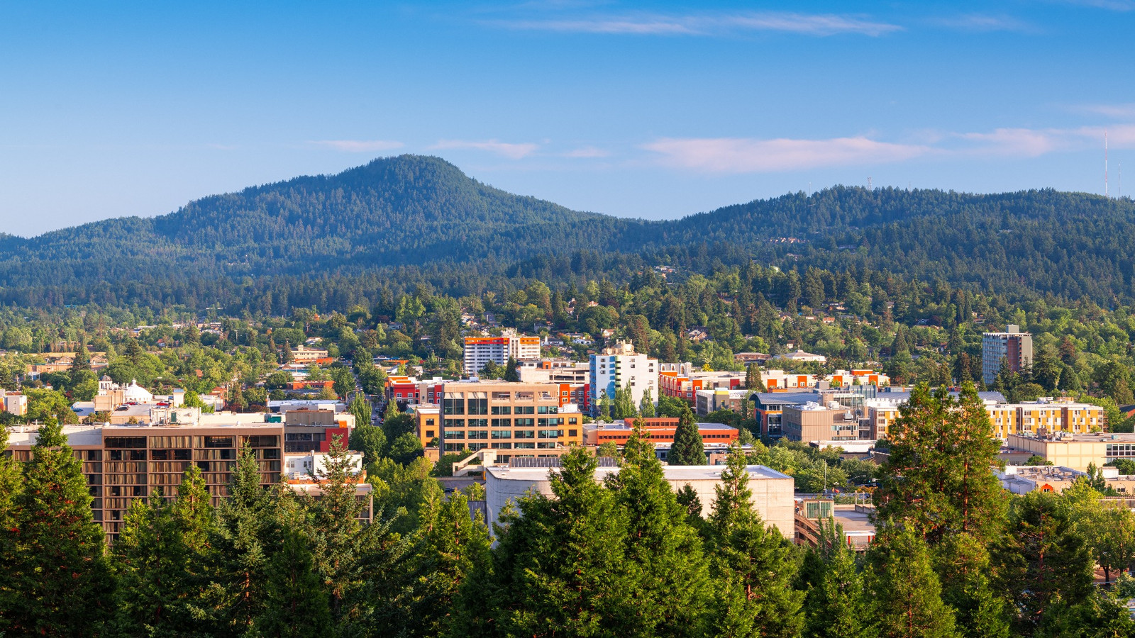 Why Visit The "Boulder Of Oregon"