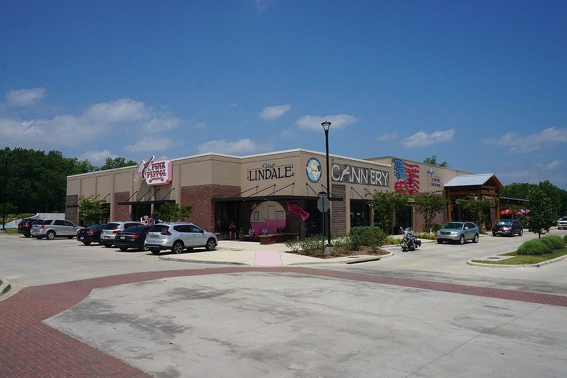 7 Coolest Small Towns In America For Retirement