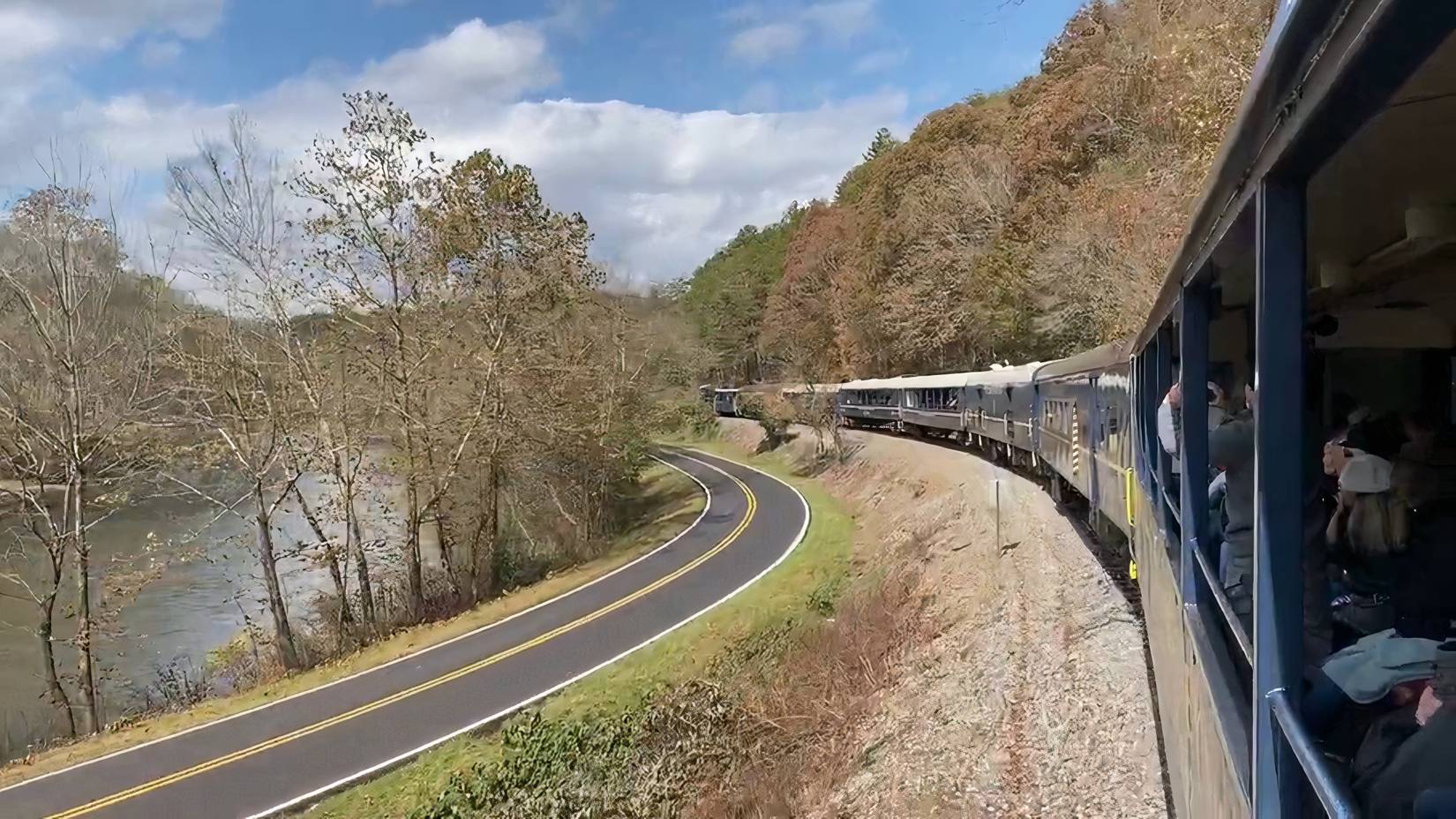 See The Blue Ridge By Train In Georgia This Fall
