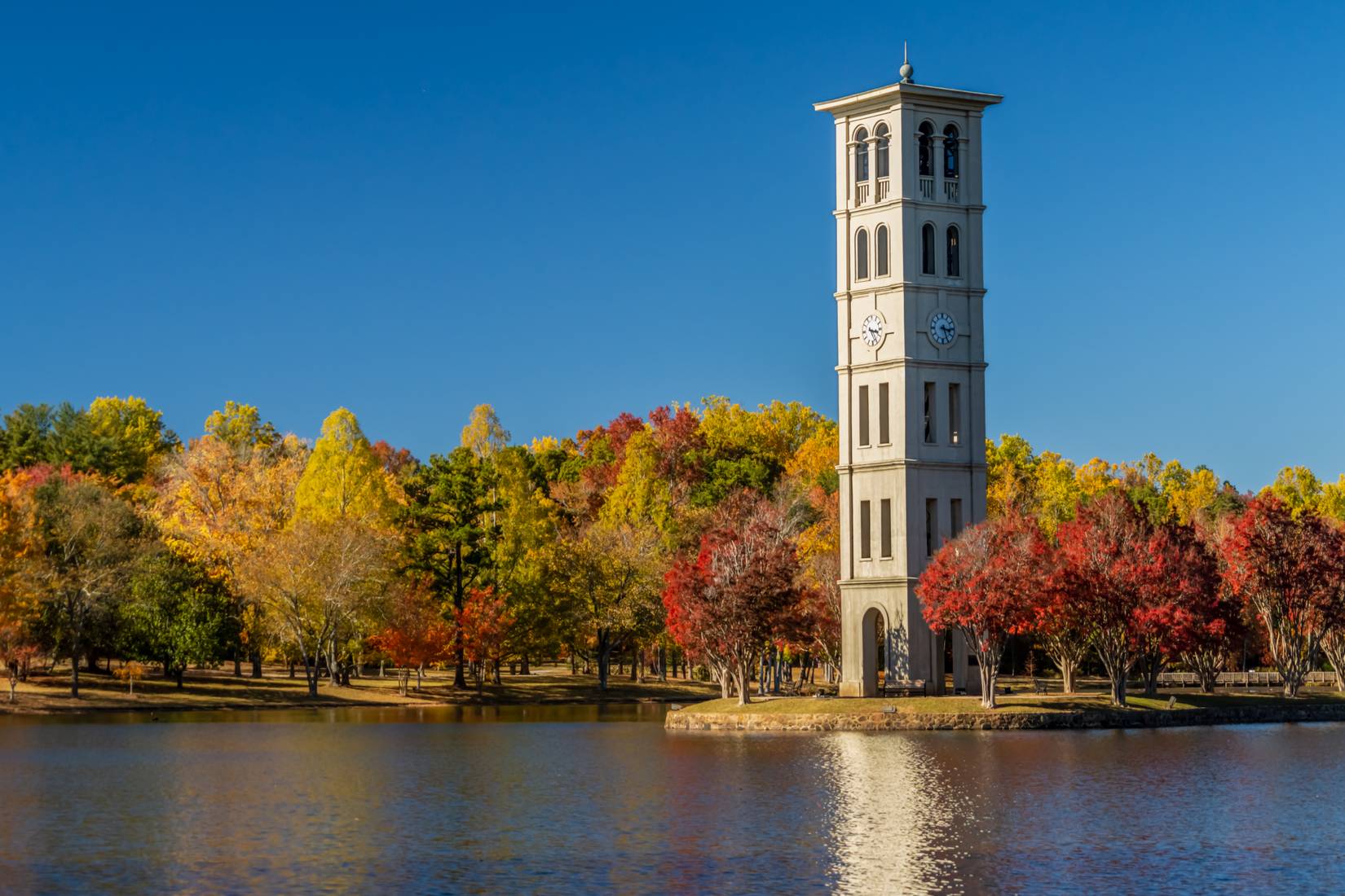 7 Cutest Mountain Towns In The Southeast This Fall