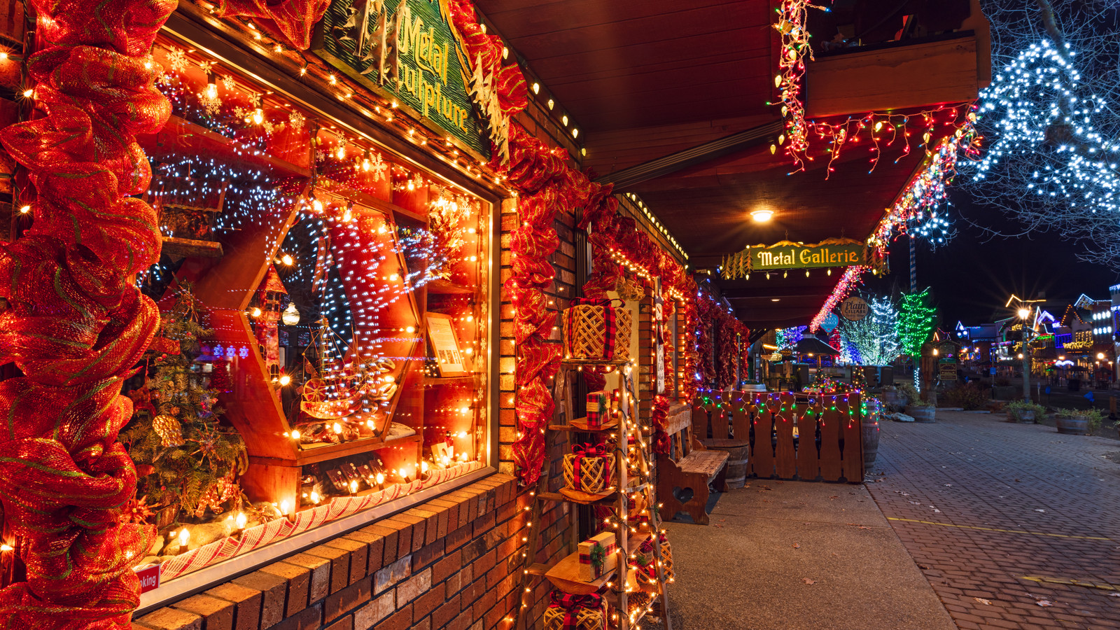 7 Festive Small Towns In America With The Best Christmas Markets