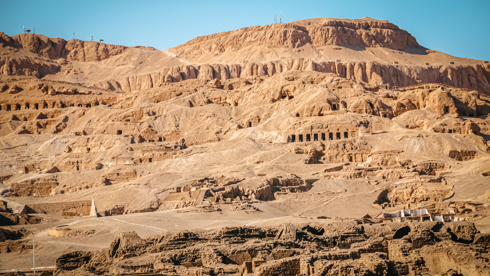 Scientists Just Found Massive Mystery Structures Lurking Under Africa