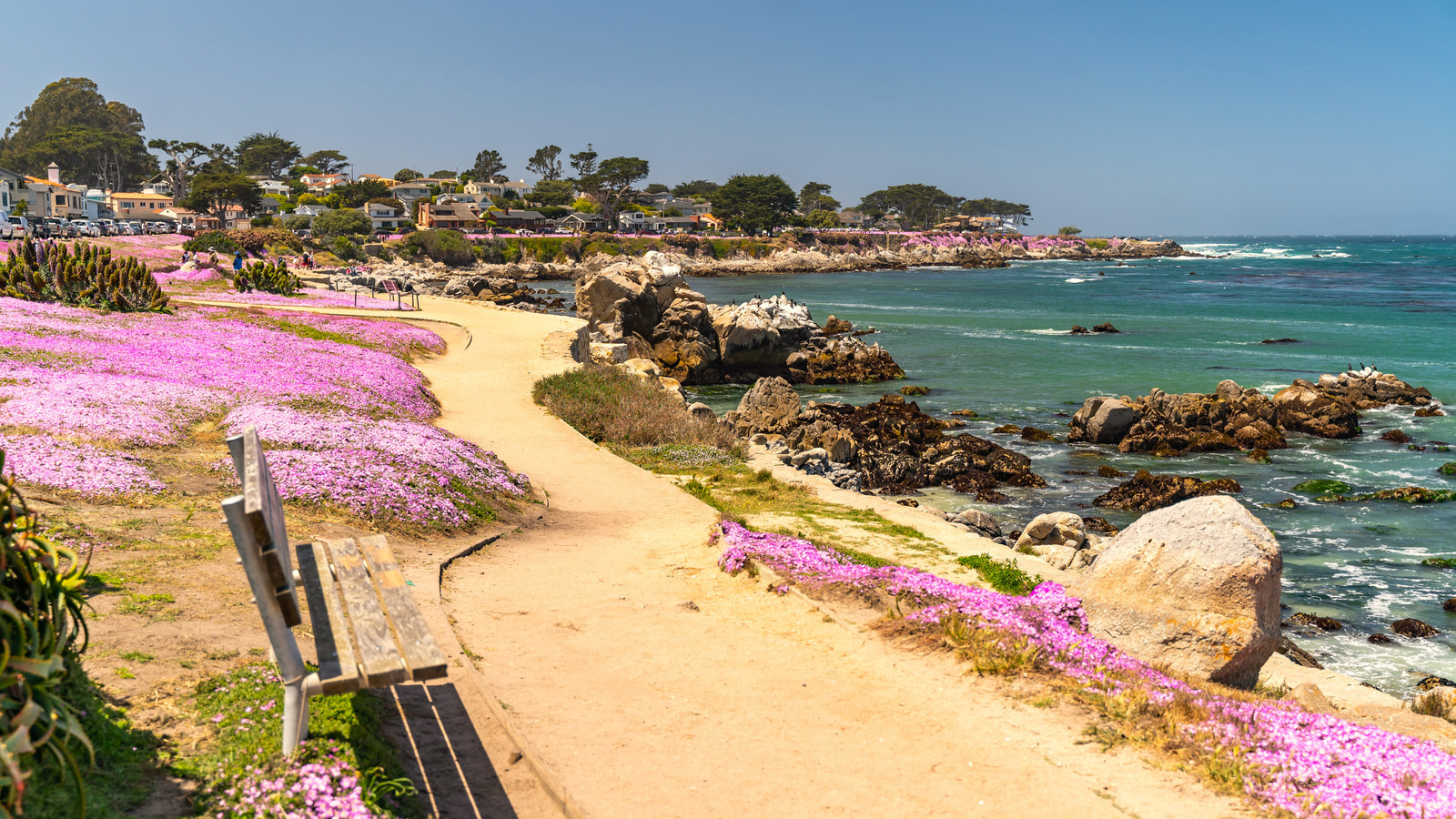 8 Best Small Towns In California, According To Locals